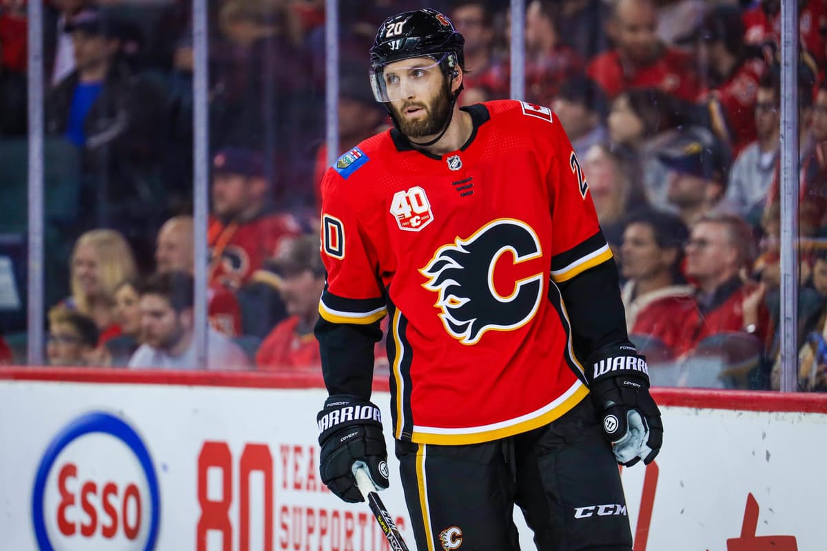 Winnipeg Jets sign defenceman Derek Forbort