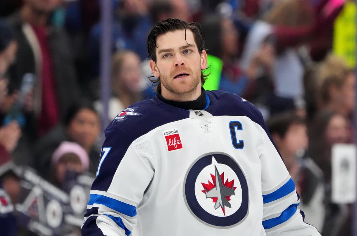 Adam Lowry set to return Saturday vs. St. Louis