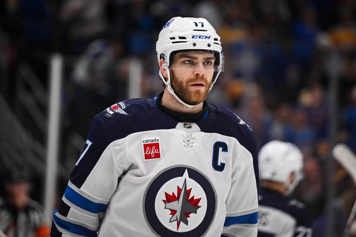 Adam Lowry out 5-6 months after hip surgery